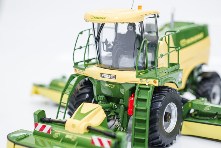 KRONE BiG M 450 Self Propelled Mower 1.32 Scale Model – Krone UK ...